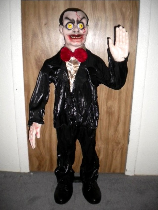 ANIMATED TALKING HAUNTED VENTRILOQUIST DUMMY HALLOWEEN PROP FIGURE - 3 ...