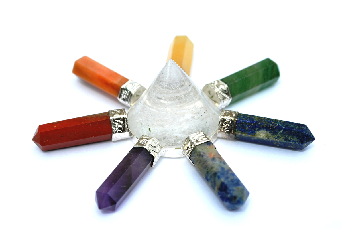 CRYSTAL QUARTZ PYRAMID ENERGY GENERATOR - UNIQUE SEVEN (7) CHAKRA REIKI ...