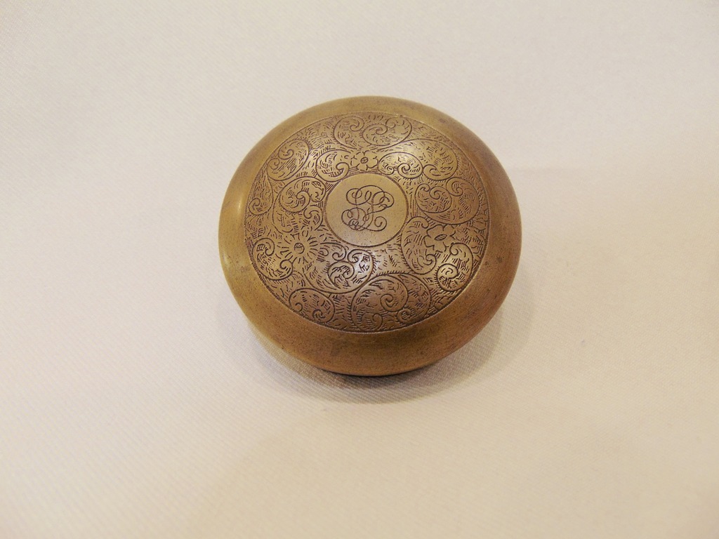 Cut and pressed glass powder jar | Antiques Board