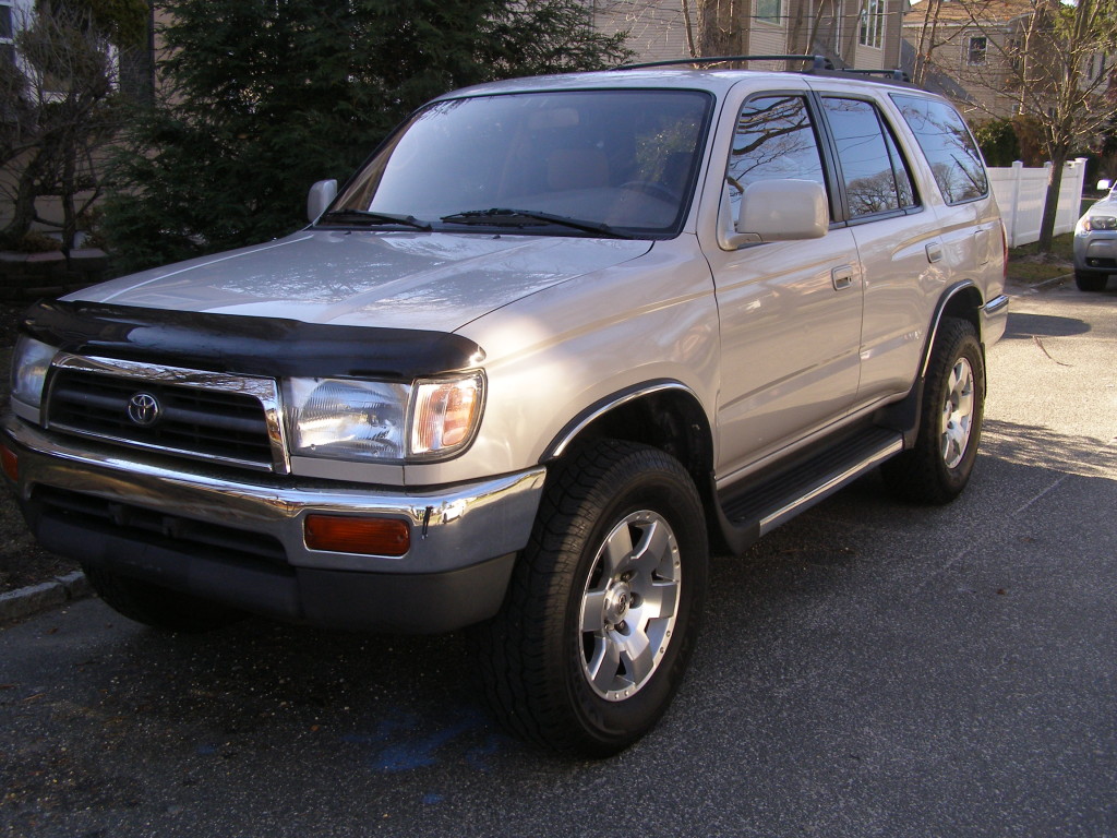 Purchase used 1997 TOYOTA FOUR RUNNER 4RUNNER 4 WHEEL DRIVE DVD NO ...