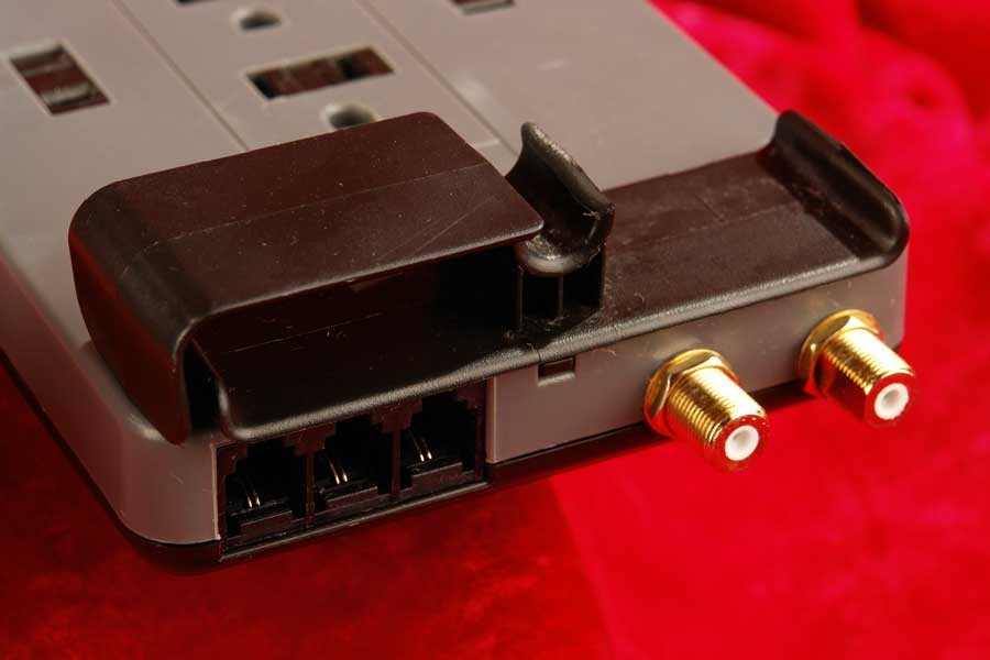 2* BELKIN 12 OUTLET POWER STRIP Relocatable Power Taps Transient Surge ...